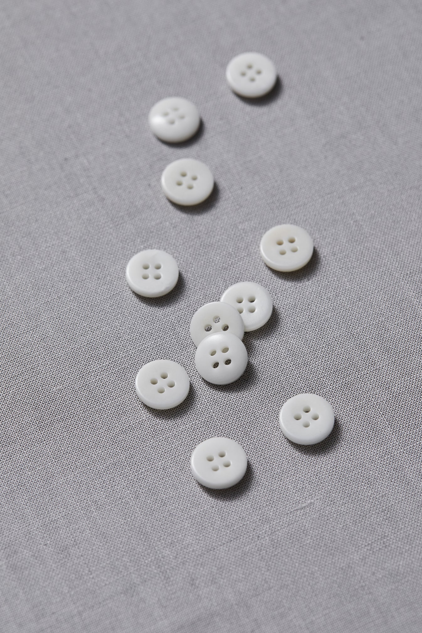 PLAIN 4 HOLE COROZO BUTTON | Bright White 11mm – Paper Scissors Cloth